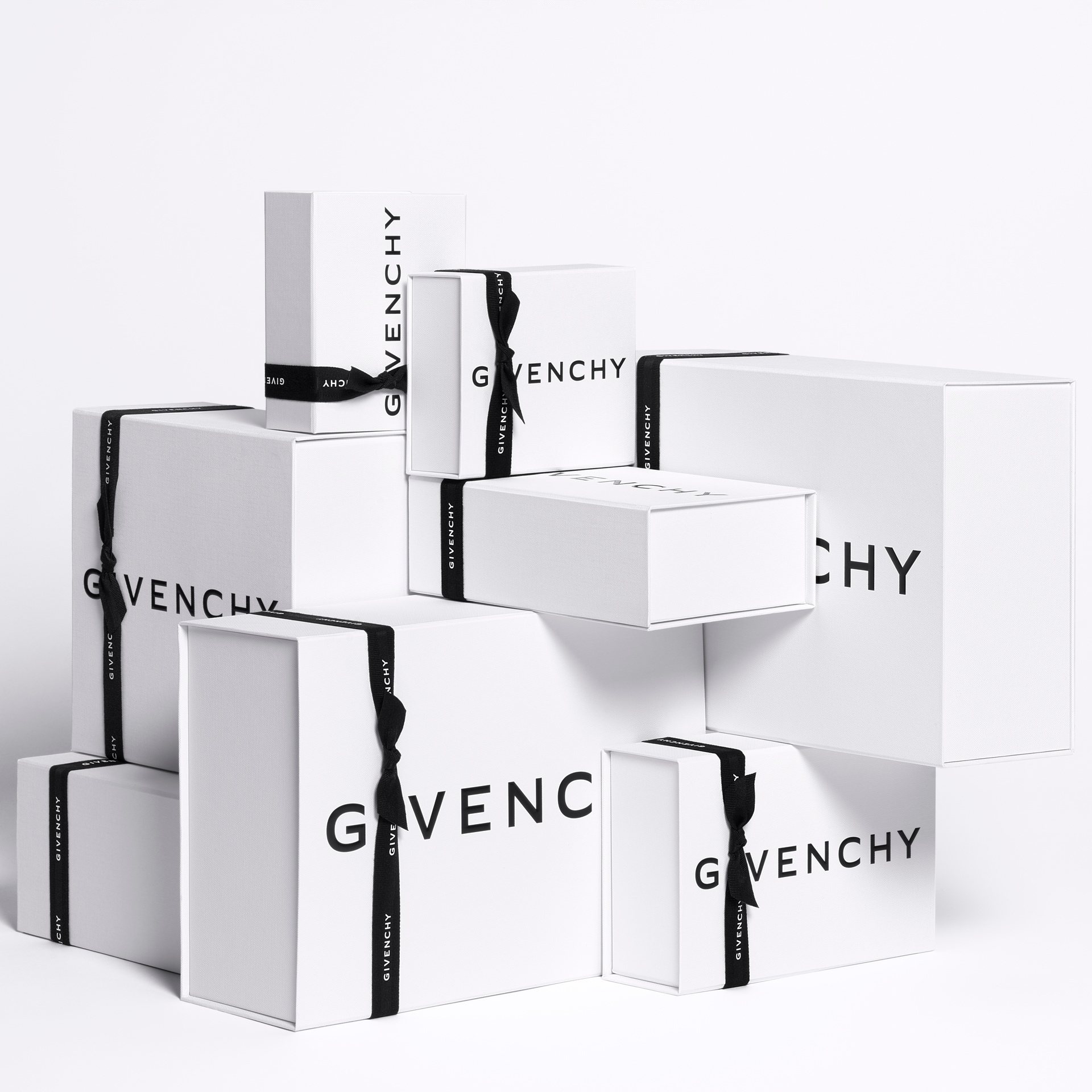 Ecom page ∷ GIVENCHY